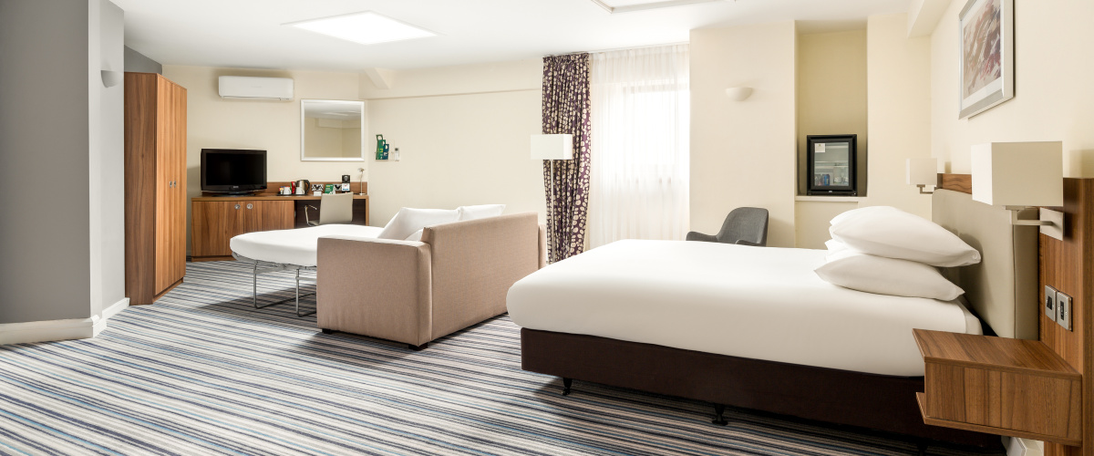 Holiday Inn Northampton Hotel | Best Price Guaranteed